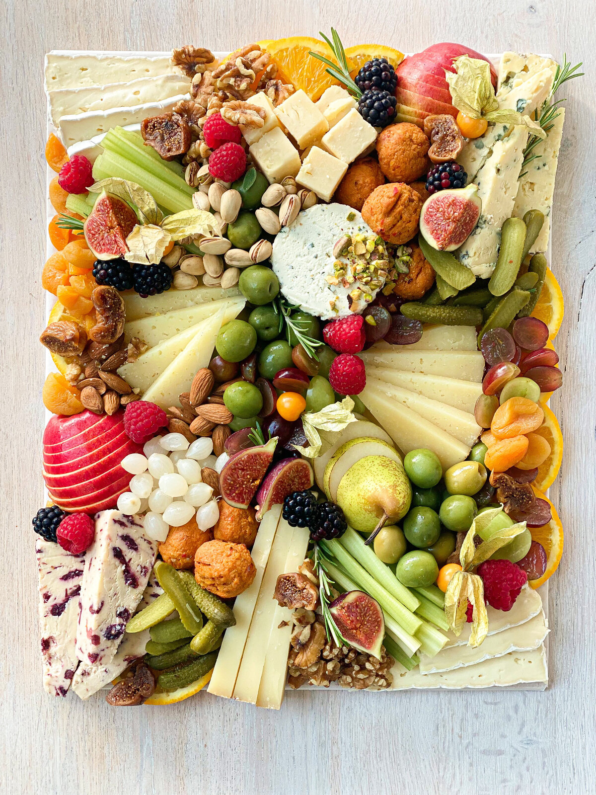 Taste.full Kitchen | PLATTERS